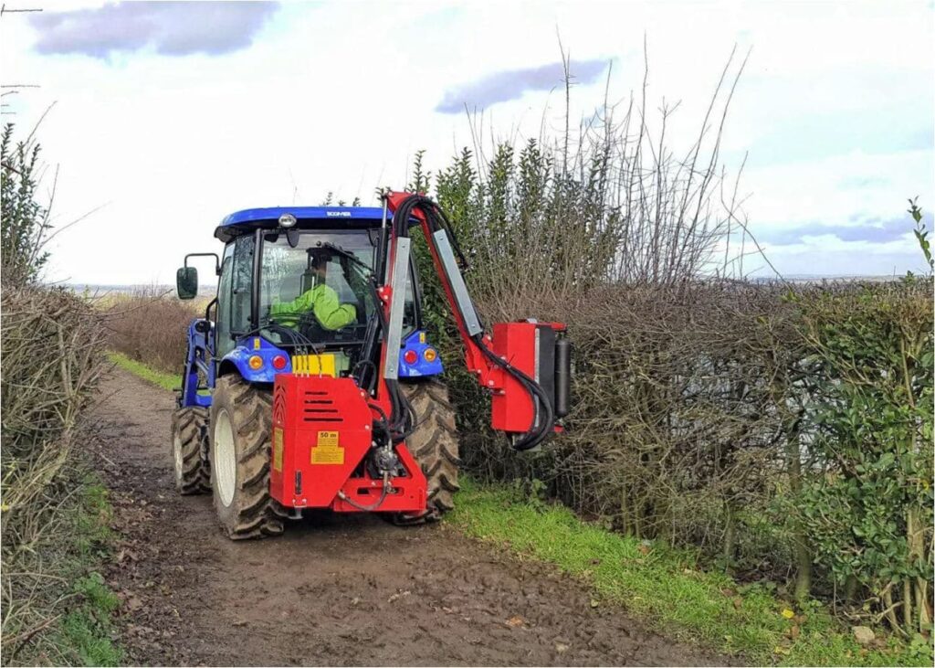 Winton Tractor Hedge Cutter: 230cm Reach
